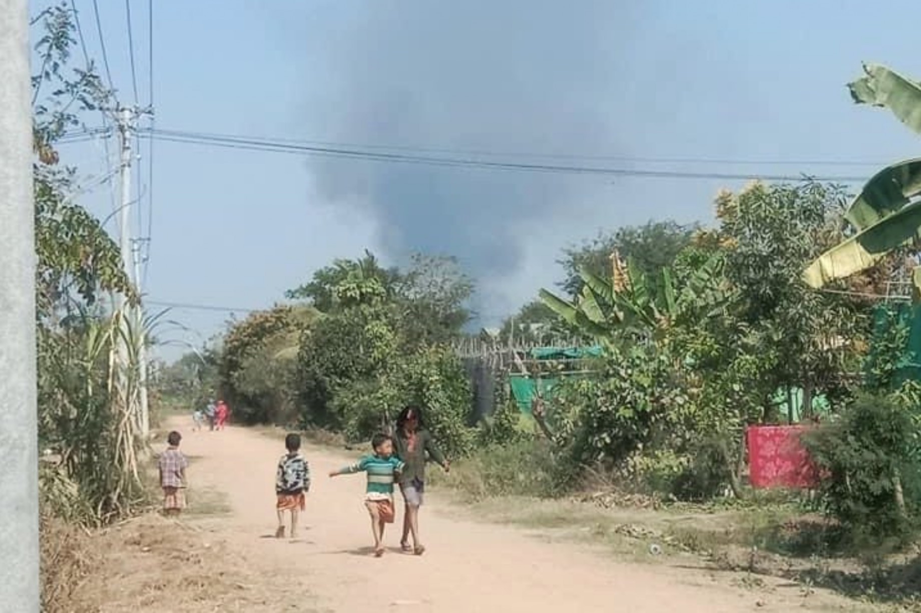 Junta forces burn last remaining homes in Taze Township village